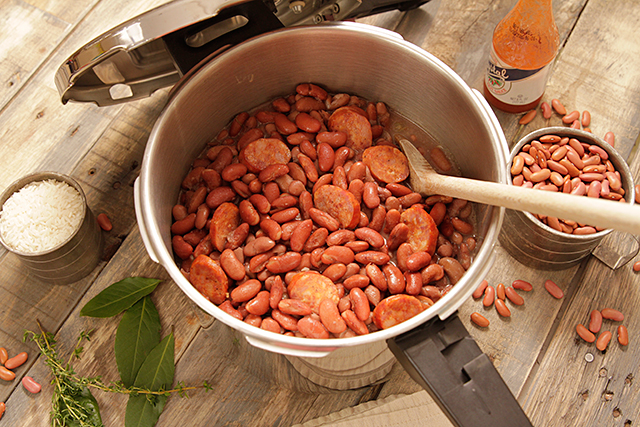 Using a Pressure Cooker to Cook Beans Quickly and Safely